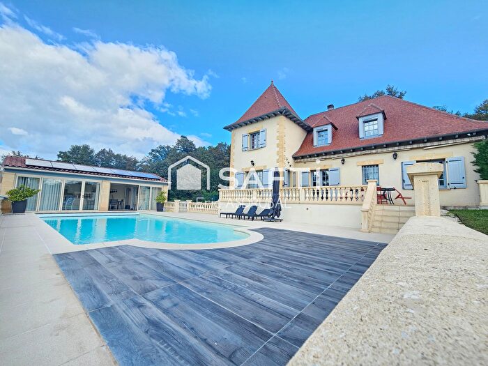 Maison à vendre - Sarlat-la-Canéda - 6 pièces - 5 chambres