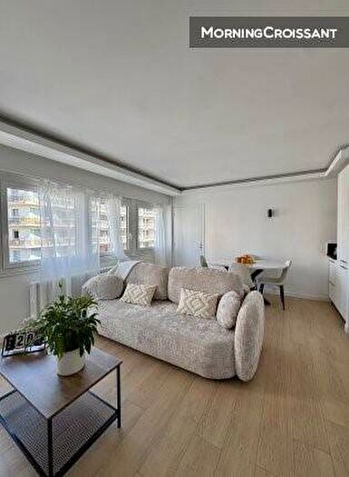 Appartement à louer - Cités, Thonon-les-Bains - 5 pièces - 3 chambres