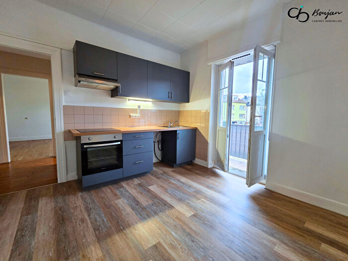 Appartement à louer - Schiltigheim, Vieux Schilick, Centre-ville, Nouvelle Cité - 3 pièces - 2 chambres