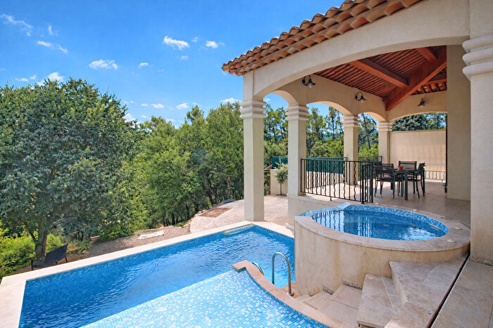 Maison à vendre - Le Thoronet - 5 pièces - 3 chambres