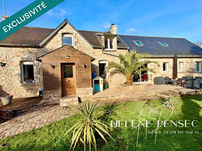 Maison à vendre - Scaër - 6 pièces - 4 chambres