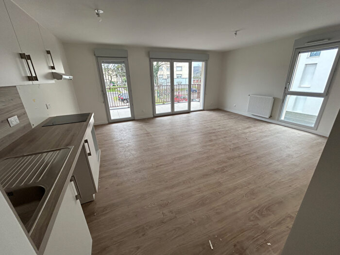 Appartement à louer - Ambérieu-en-Bugey, Gare - 3 pièces - 2 chambres