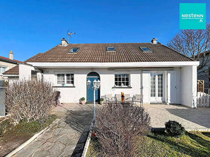 Maison à vendre - Unias - 5 pièces - 3 chambres