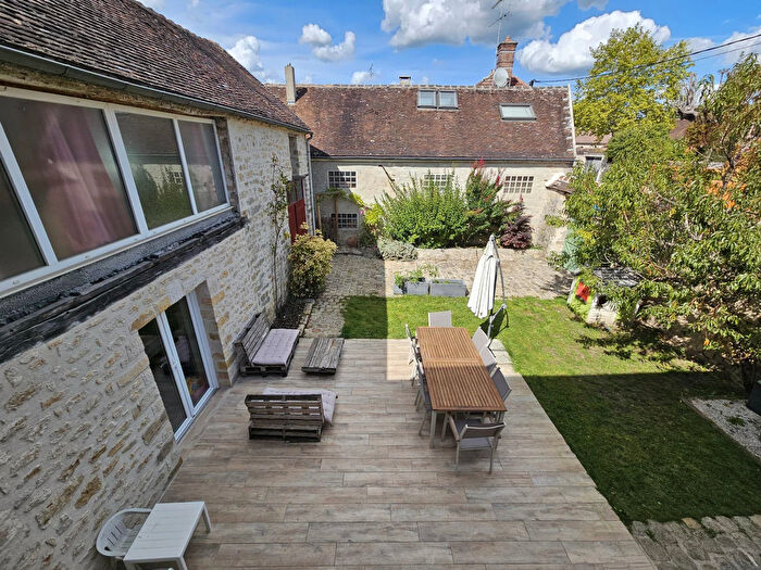 Maison à vendre - Recloses - 9 pièces - 6 chambres