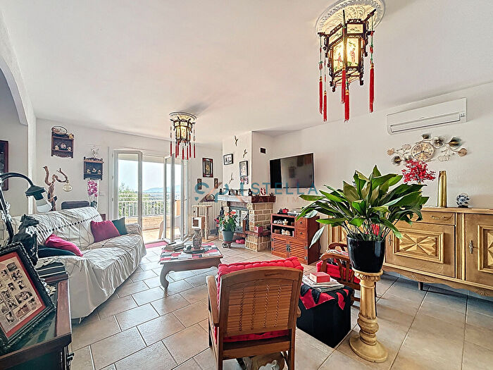 Maison 4 pièces à louer à Afa