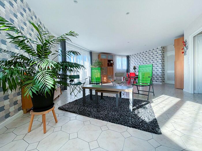 Appartement à vendre - Sotteville-lès-Rouen, Centre-ville, Marcel Lods, Victor Hugo - 6 pièces - 3 chambres