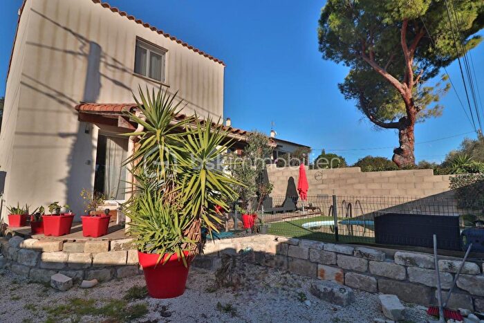 Maison à vendre - Montfrin - 4 pièces - 3 chambres