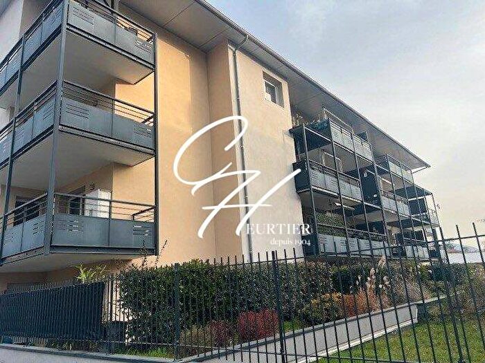 Appartement à louer - Centre-Trois Fontaines, Rives - 3 pièces - 2 chambres