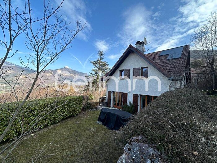 Maison à louer - Quaix-en-Chartreuse - 6 pièces - 4 chambres