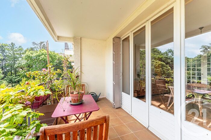 Bron, Le Terraillon : Appartement 4 pièces à vendre