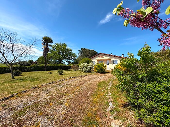 Maison 5 pièces à vendre à Magnan