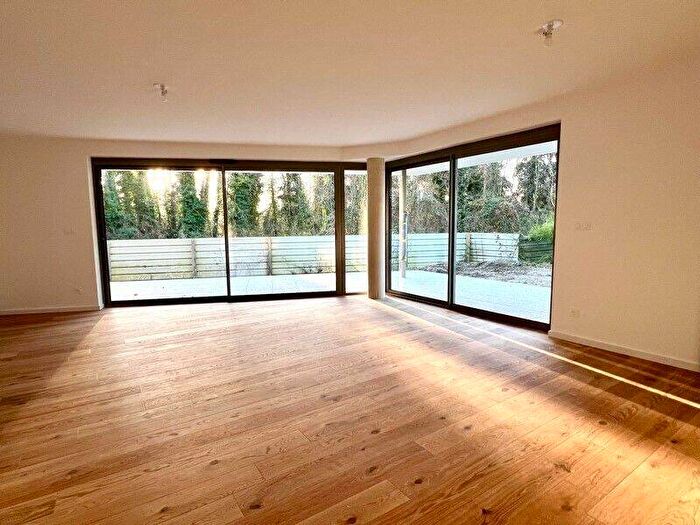 Appartement à louer - Robertsau Centre, Strasbourg - 3 pièces - 2 chambres