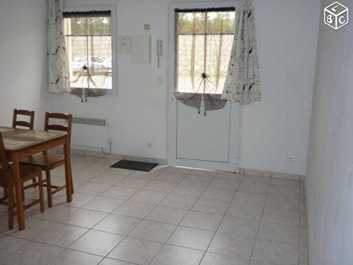 Viry-Noureuil : Appartement 1 pièce à louer