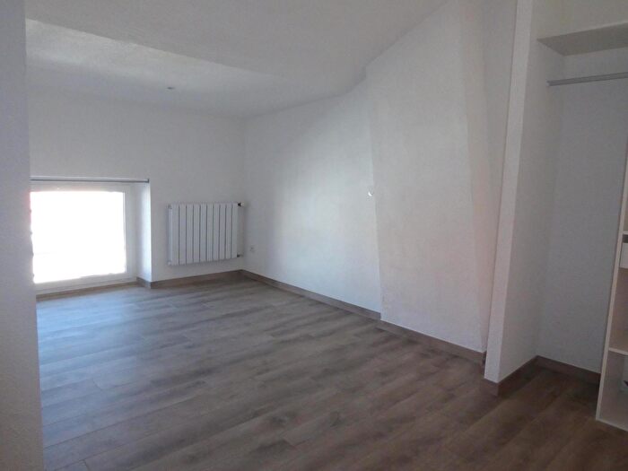 Aubenas, Bois Vignati, Saint-Pierre, Ripotier, Font Rome : Appartement 1 pièce à louer