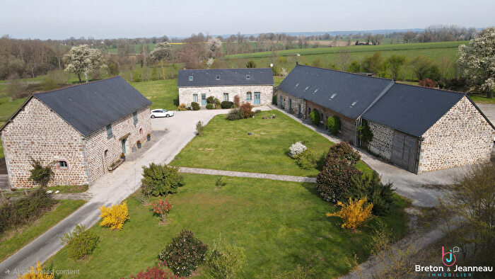 Maison à vendre - La Chapelle-dAndaine - 14 pièces - 11 chambres