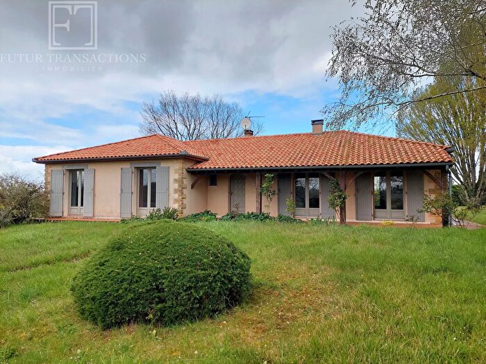 Maison à vendre - Champagnac-de-Belair - 5 pièces - 4 chambres