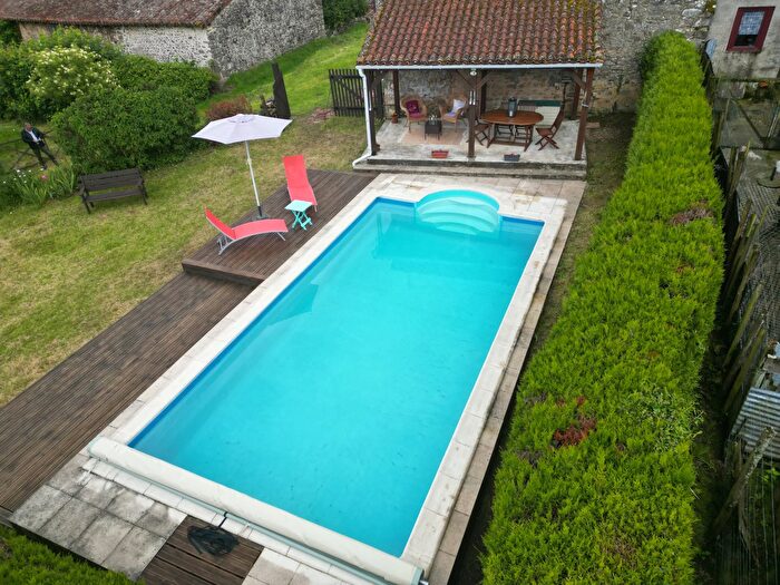 Maison à vendre - Bellac - 6 pièces - 2 chambres