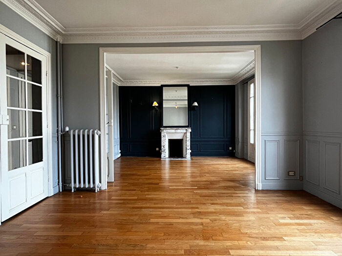 Appartement 6 pièces à vendre à Courbevoie, Bécon