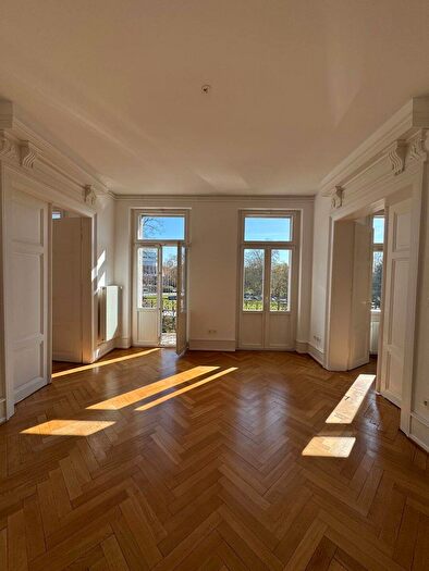 Appartement à louer - Strasbourg - 6 pièces - 4 chambres