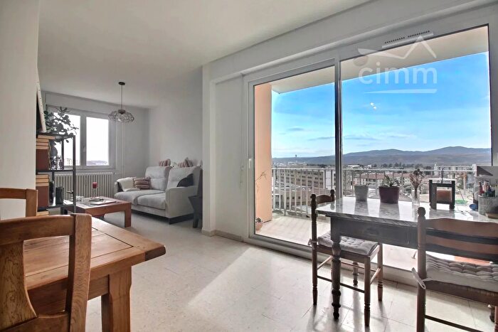 Appartement à vendre - Roussillon - 5 pièces - 2 chambres