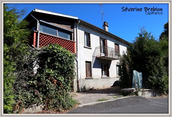 Maison 5 pièces à Saint-Rémy-sur-Durolle, à vendre