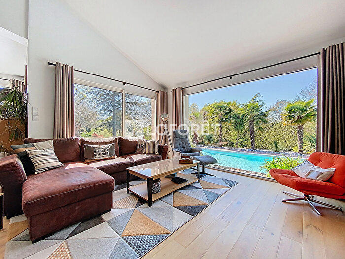 Maison 8 pièces à Chemillé, à vendre