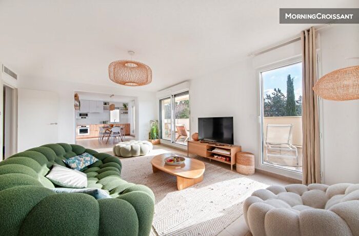 Appartement à louer - Aix-en-Provence, Pont de lArc - 4 pièces - 3 chambres