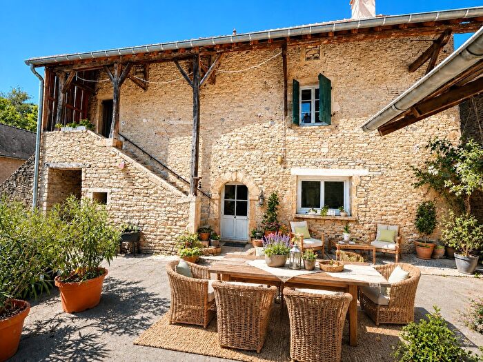 Montceaux-Ragny : Maison 7 pièces à vendre