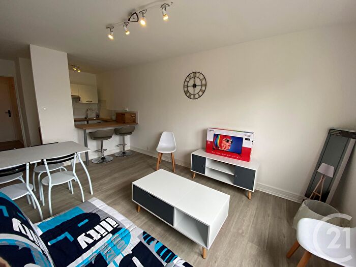 Appartement à louer - Belfort, Centre-ville, Fb de Montbéliard - 1 pièce