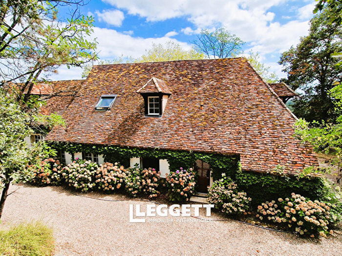 Église-Neuve-d'Issac : Maison 9 pièces à vendre