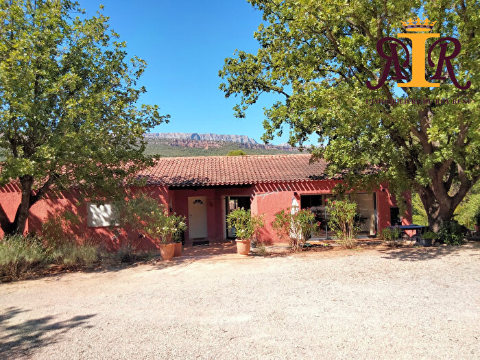 Maison 5 pièces à Châteauneuf-le-Rouge, à louer