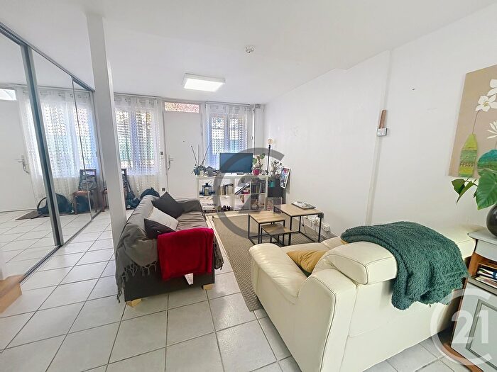 Maison à louer - Évreux, Centre-ville - 3 pièces - 2 chambres