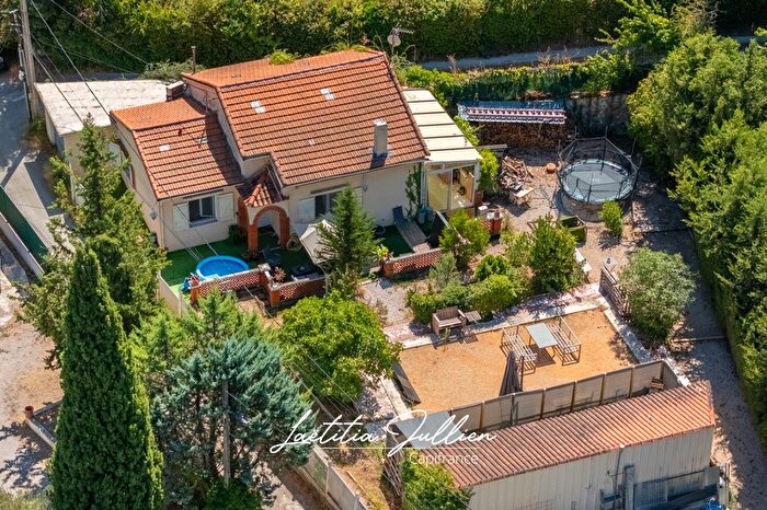 Maison à vendre - Aubagne, Arnaud Solans, Garlaban Royante, Saint-Mitre - 4 pièces - 2 chambres