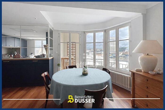 Appartement à vendre - Quartiers Centre, Colombier - 3 pièces - 2 chambres