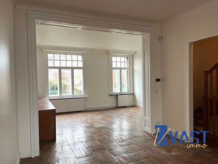 Maison à vendre - Lille, Fives - 8 pièces - 6 chambres