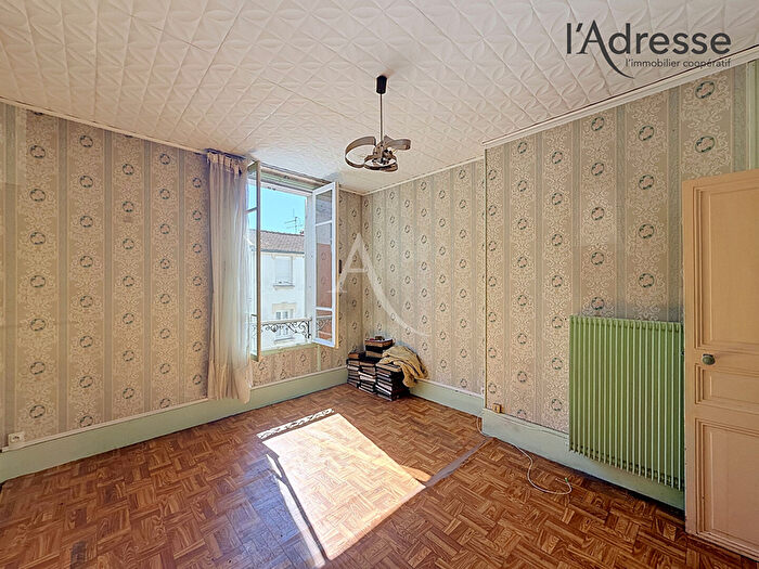 Appartement 3 pièces à vendre à Suresnes, Centre-ville