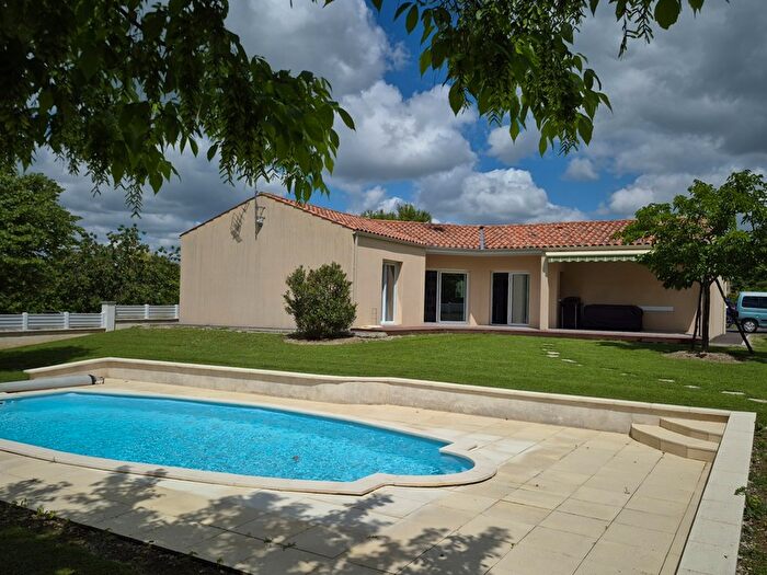 Maison 4 pièces à vendre à Asnières-la-Giraud