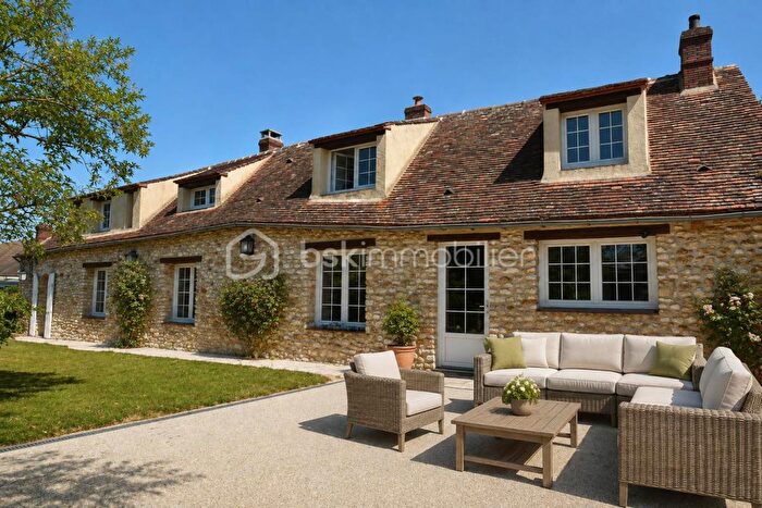 Maison 7 pièces à vendre à Bleury-Saint-Symphorien
