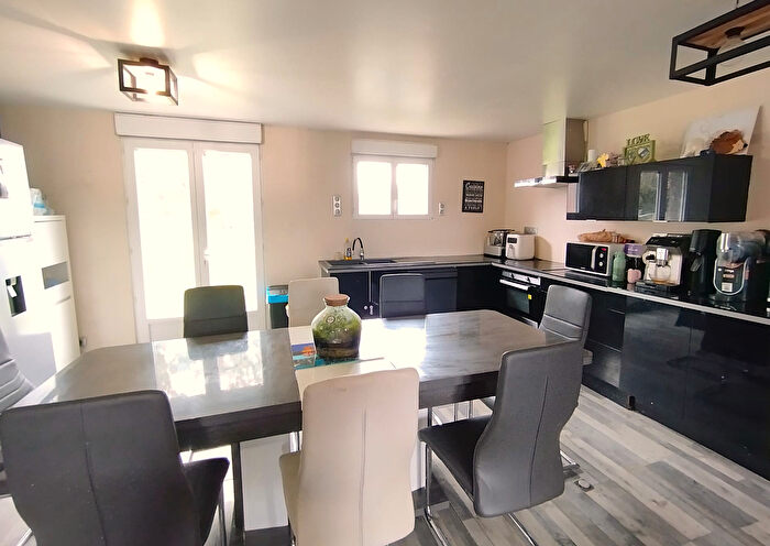 Maison à vendre - Saint-Gildas-des-Bois - 6 pièces - 4 chambres