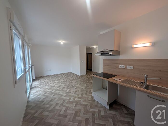 Appartement 1 pièce à Saran, Centre-ville, Bois Joly, La Chiperie, à louer