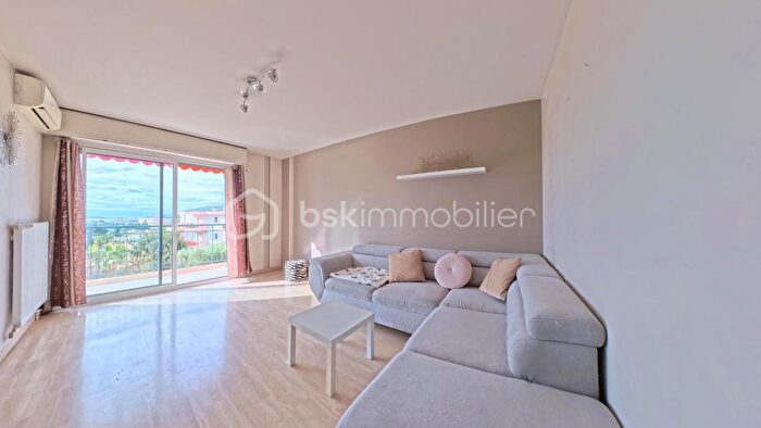 Appartement à vendre - Antibes, Antibes-les-Pins, Trianon, Le Fournel, Peyregoue - 2 pièces - 1 chambre