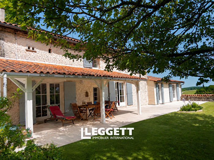 Sainte-Souline : Maison 6 pièces à vendre