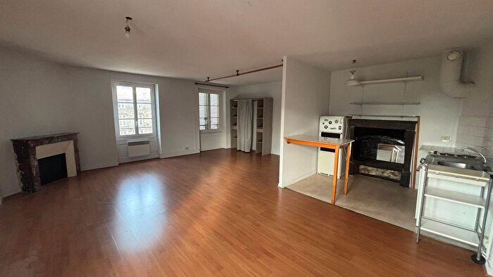 Appartement à louer - Clermont-Ferrand, Delille, Cathédrale, La Gare - 2 pièces - 1 chambre