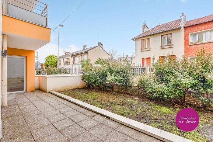 Appartement à louer - Petit Noisy, Noisy-le-Sec - 4 pièces - 3 chambres