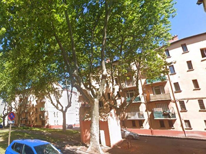 Appartement à louer - Fontcouverte, Avignon - 4 pièces