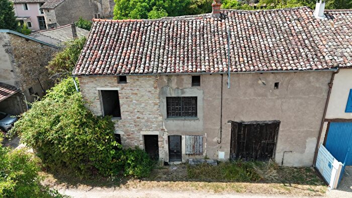 Uchizy - Maison 2 pièces à vendre