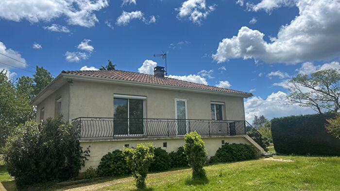 Maison 4 pièces à louer à Condezaygues