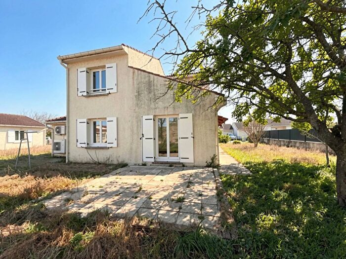 Maison à louer - Rural, Pierrelatte - 6 pièces - 5 chambres