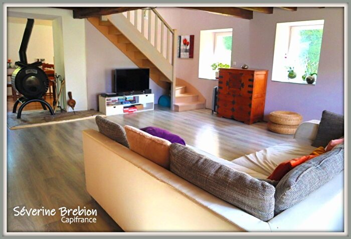 Maison à vendre - Saint-Rémy-sur-Durolle - 6 pièces - 4 chambres