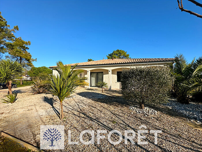 Maison à vendre - Virollet - 4 pièces - 3 chambres